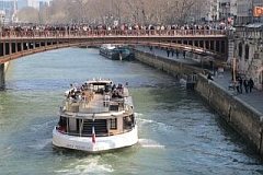Parijs: de rondvaartboten en de Dinner Cruises op de Seine.